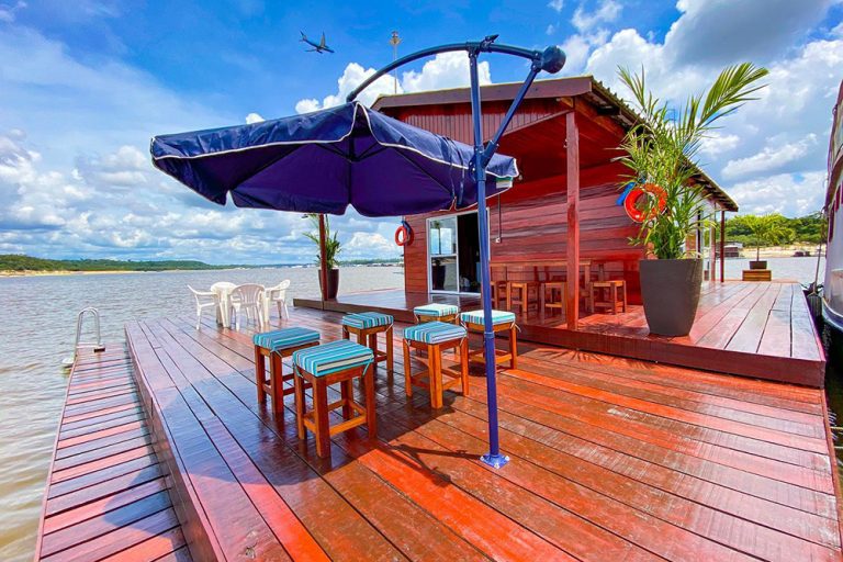 Cinco top flutuantes para day-use ou pernoite no Lago Tarumã