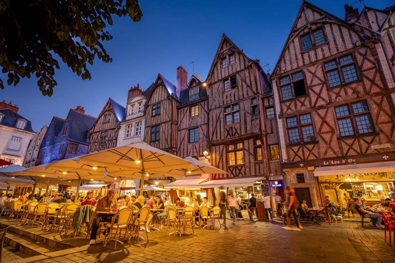 Tours, a bela cidade do Vale do Loire, na França