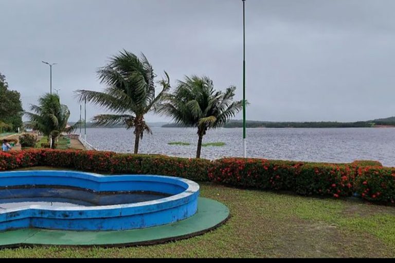 Conheça Silves, a ilha cercada por belas praias na Amazônia