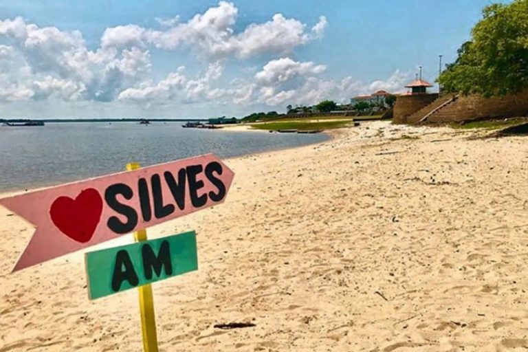 Conheça Silves, a ilha cercada por belas praias na Amazônia